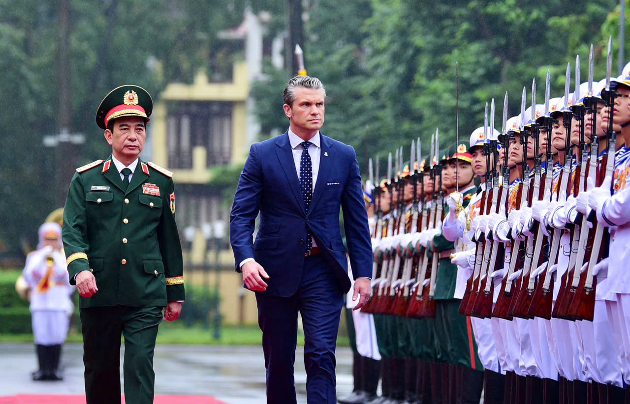 Đại tướng Phan Văn Giang hội đàm Bộ trưởng Chiến tranh Hoa Kỳ Pete Hegseth